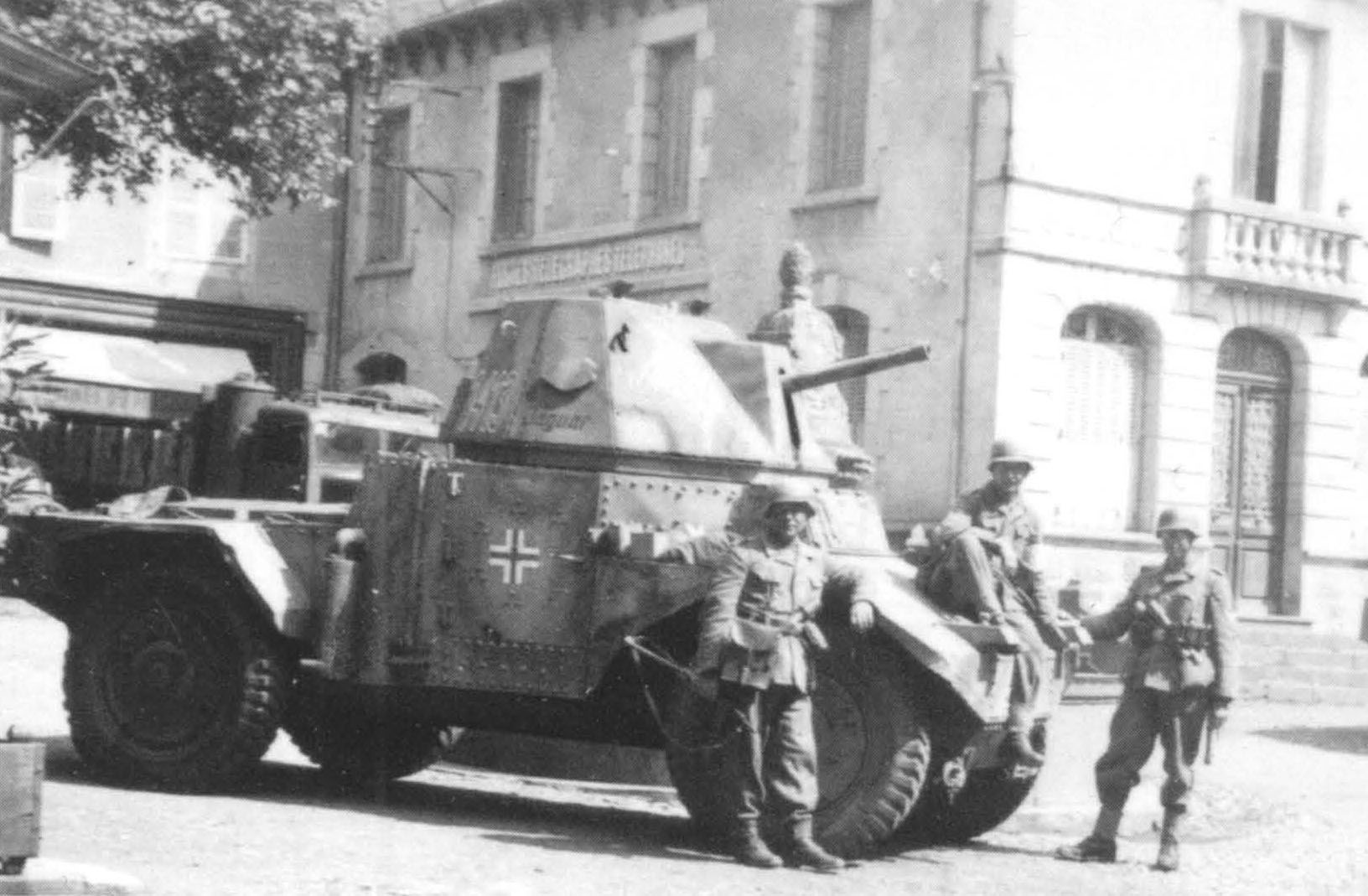Panzerspähwagen P204(f) with CDM Turret WWII German armoured Vehicle 1/ ...
